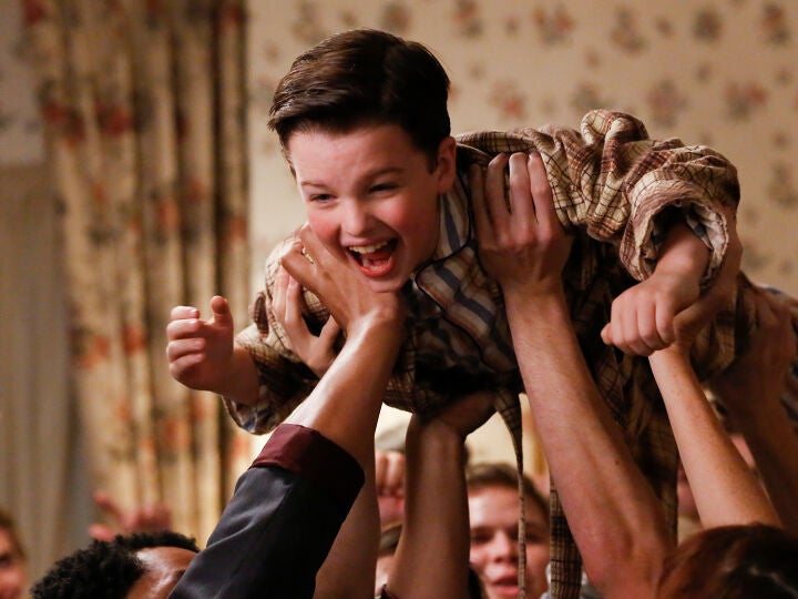 El joven Sheldon - Temporada 1 - Capitulo 5: Una calculadora solar, una ...