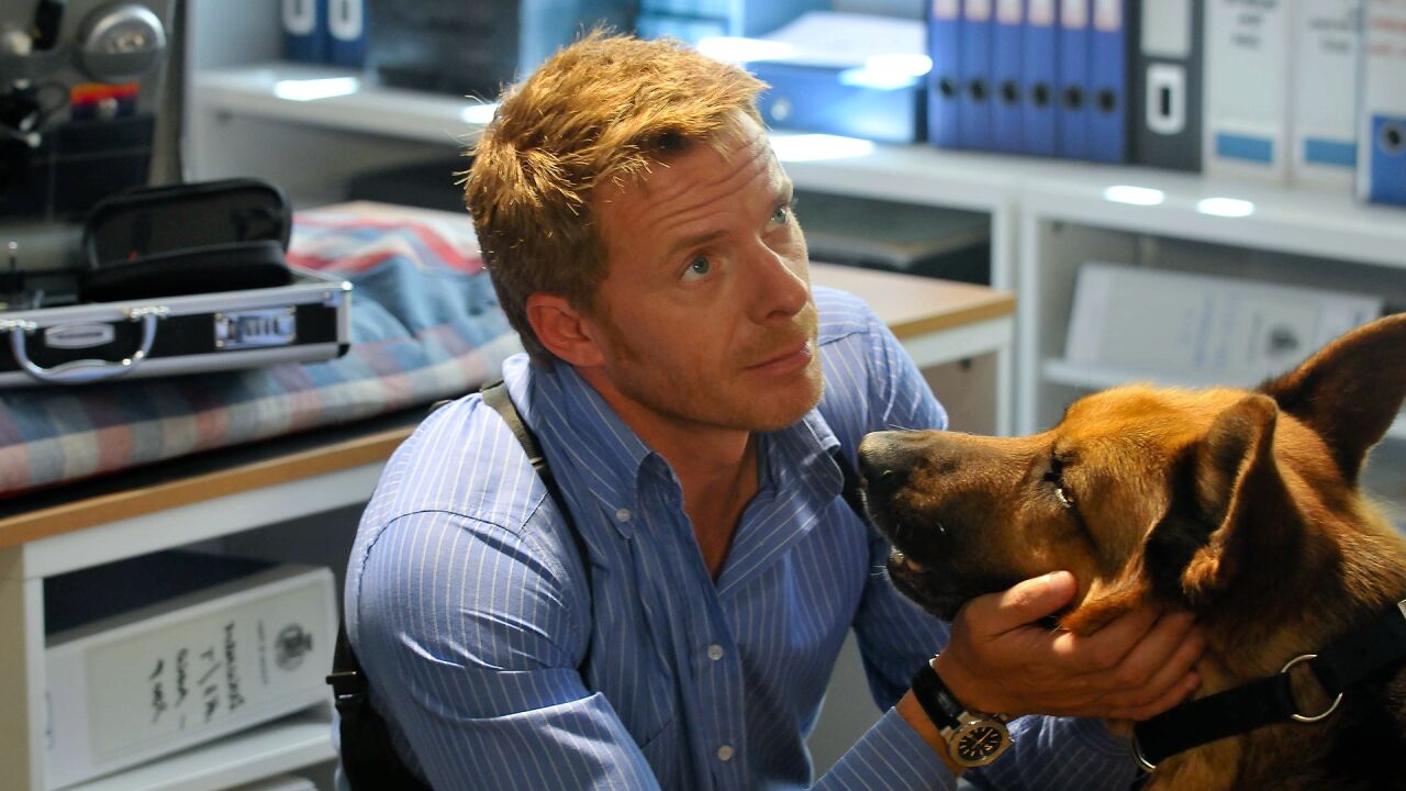 Rex, un policía diferente - Temporada 12 - Capítulo 2: En medio de los ...